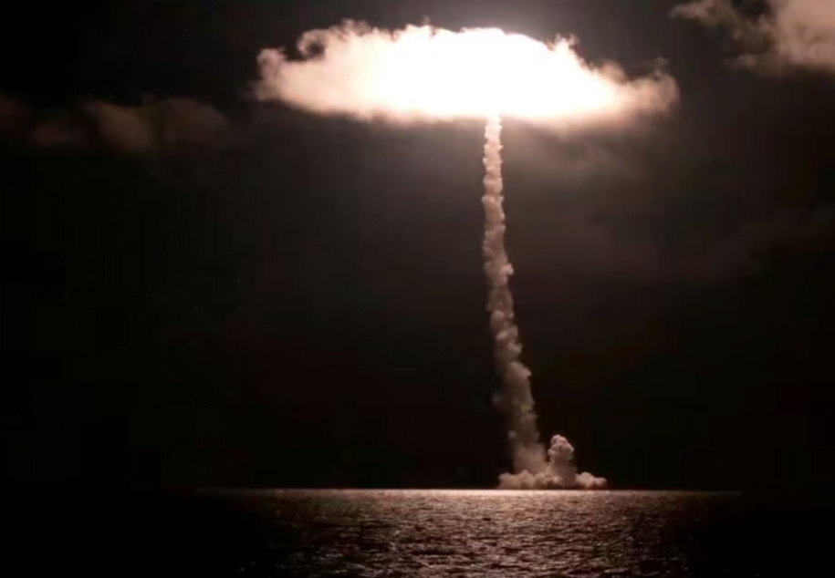 Russlands Imperator Alexander III. startet Bulava-Rakete: Ein genauerer ...